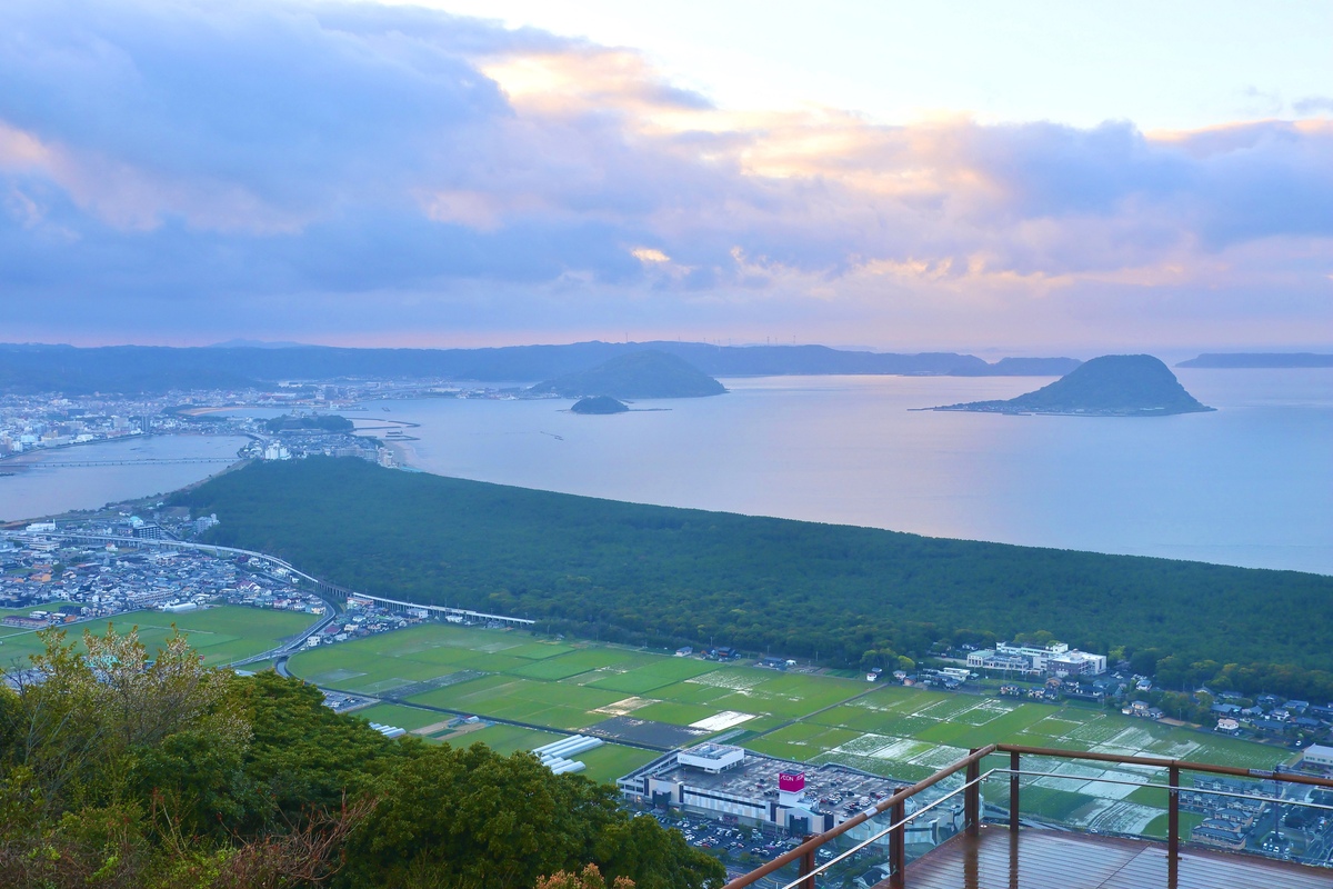 Mt. Kagami Observatory: Niji-no-Matsubara & Karatsu Bay | JeePe - Japan ...
